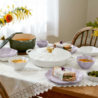 Sphere Floral Rice Bowl 270ml Shallot 065 | Le Creuset Hong Kong