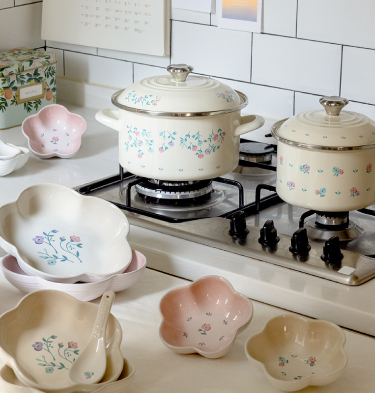 Kitchenware, Cookware, Stoneware and Wine Accessories | Le Creuset Hong ...